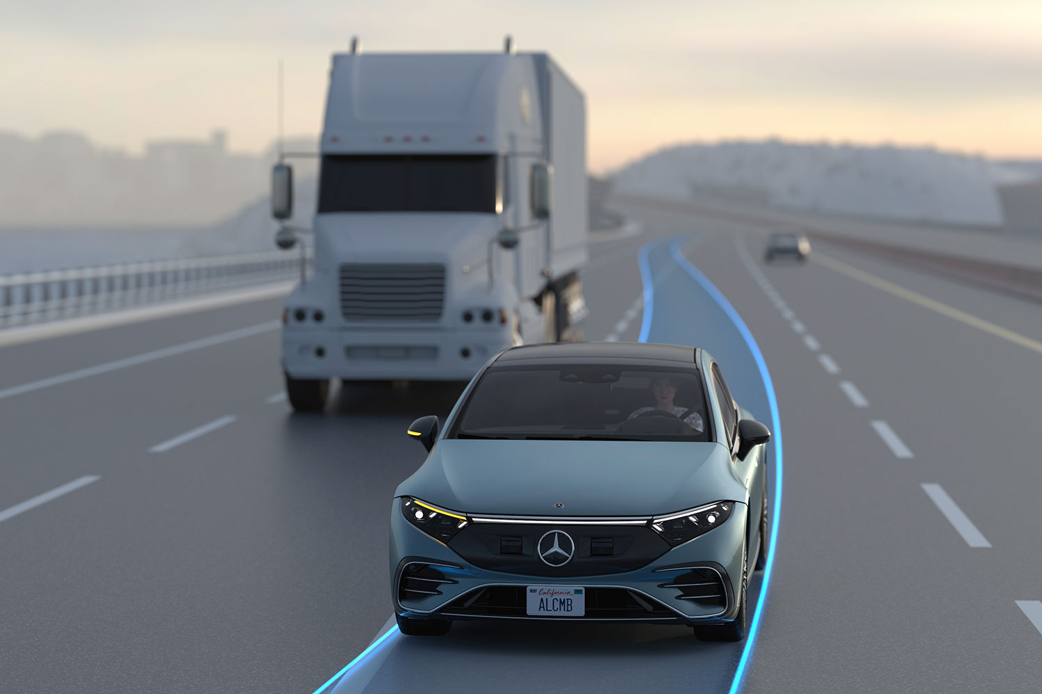 Mercedes-Benz introduces "Automatic Lane Change" in Europe